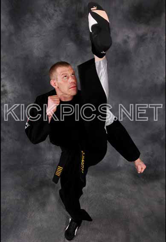 KICKPICS - home of the hottest martial arts kicking photos on the planet.
